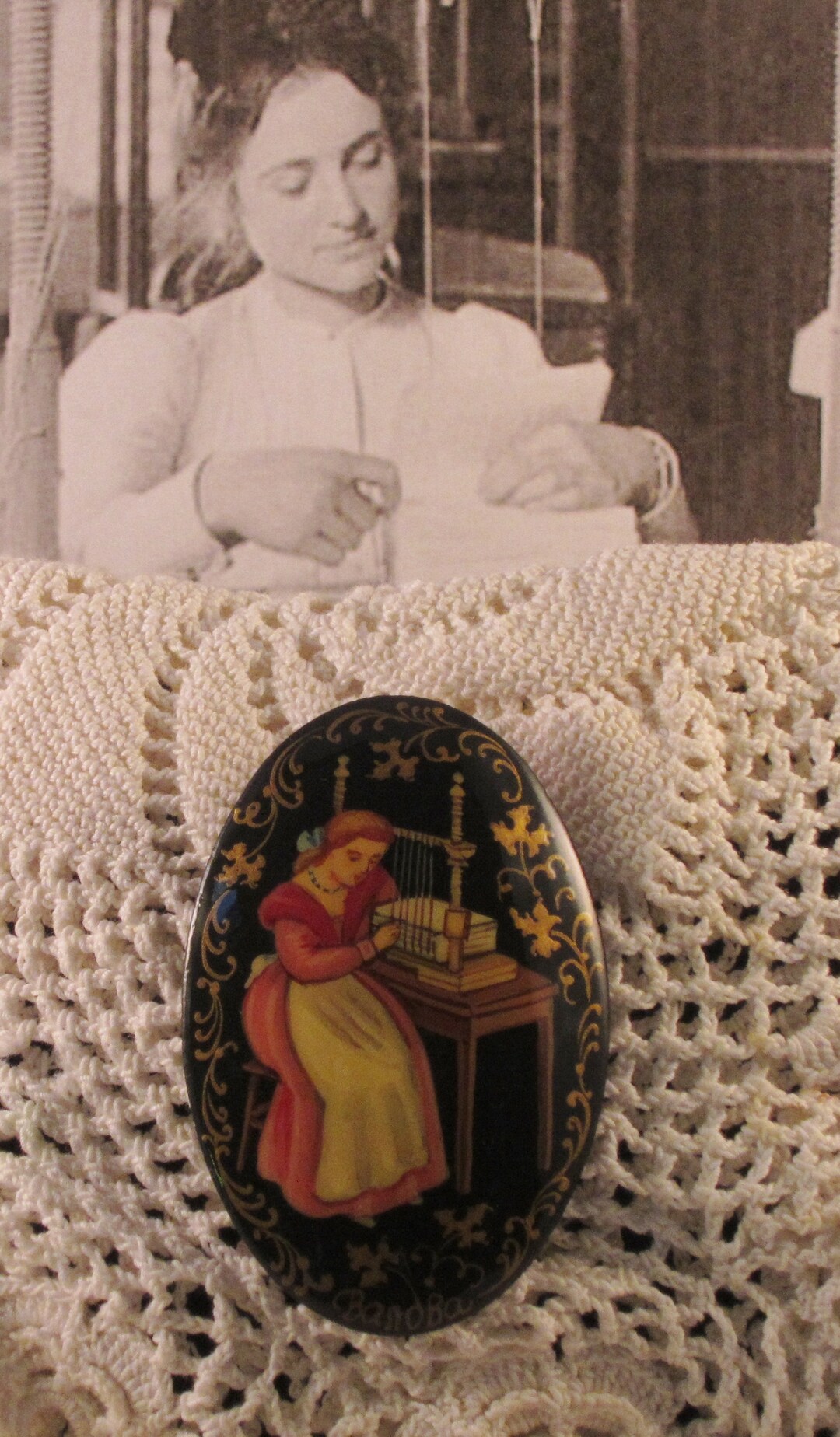 Hand Painted Russian Black Lacquer Pin, Lady Bookbinder - Etsy
