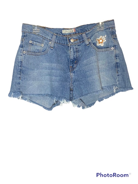 Levis Cut Off Jean Gem