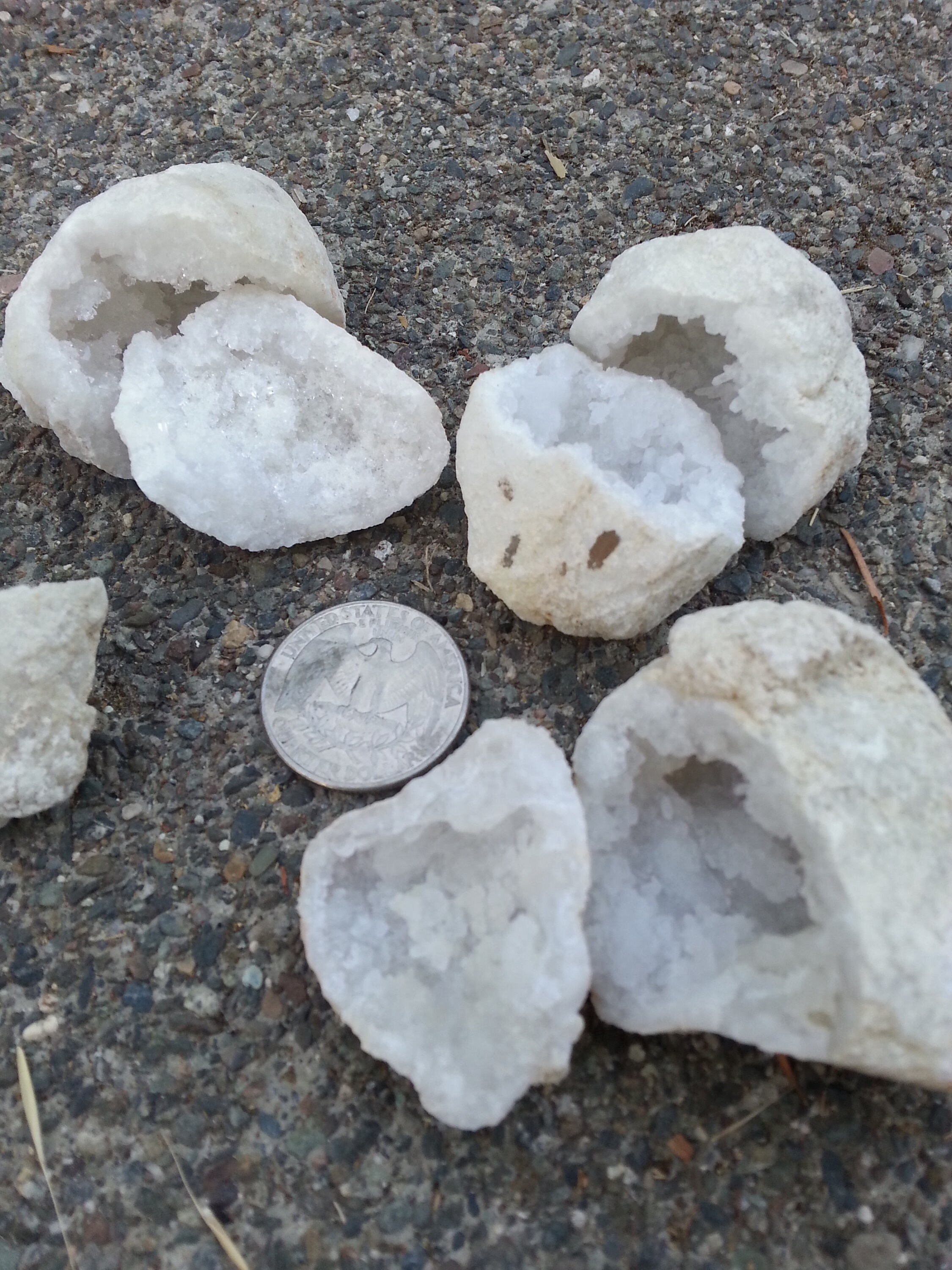 Geode Paire/ Small Geode/ Crystals/ White Crystal/ Geode/ | Etsy