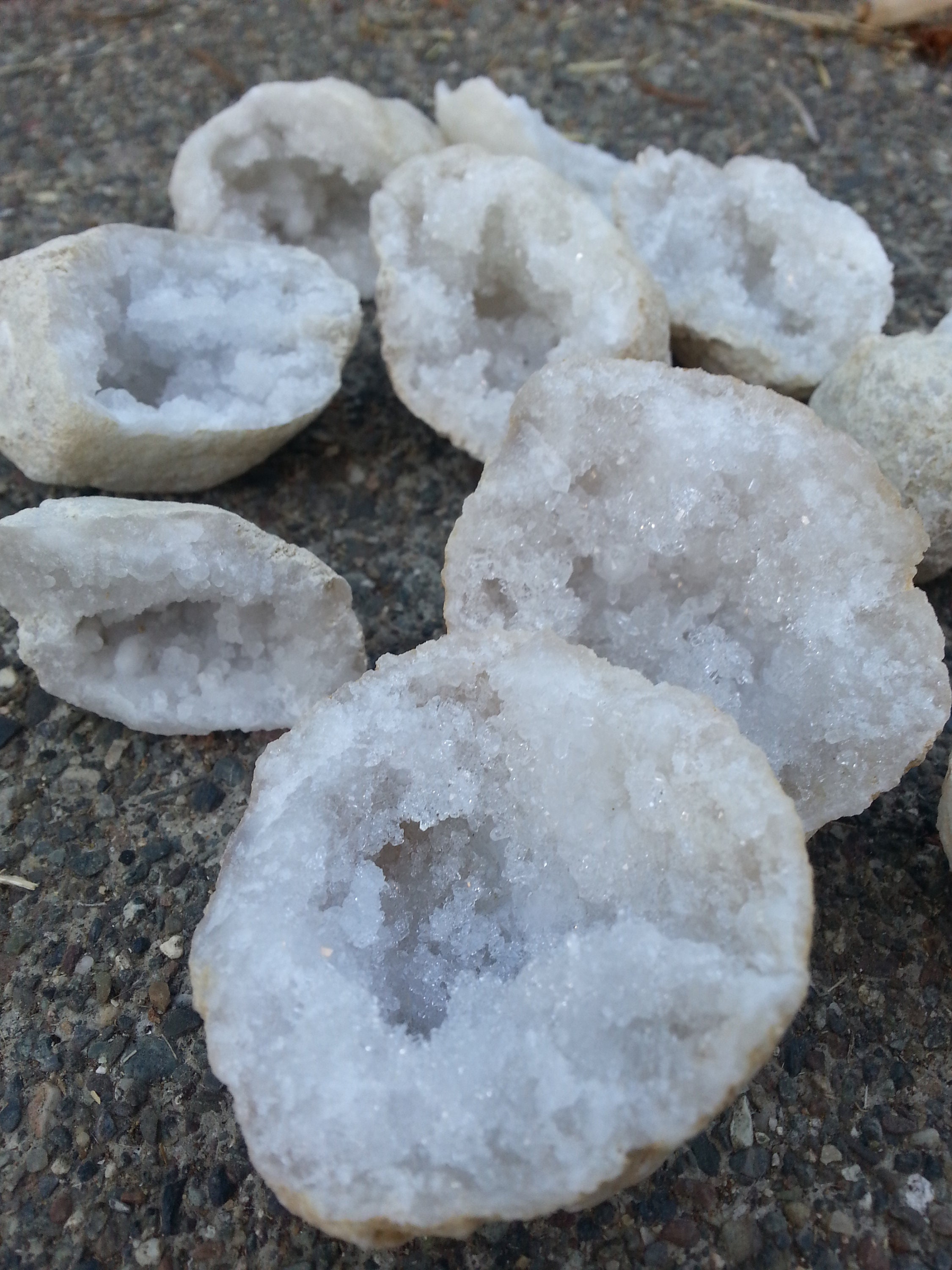 Geode Paire/ Small Geode/ Crystals/ White Crystal/ Geode/ | Etsy