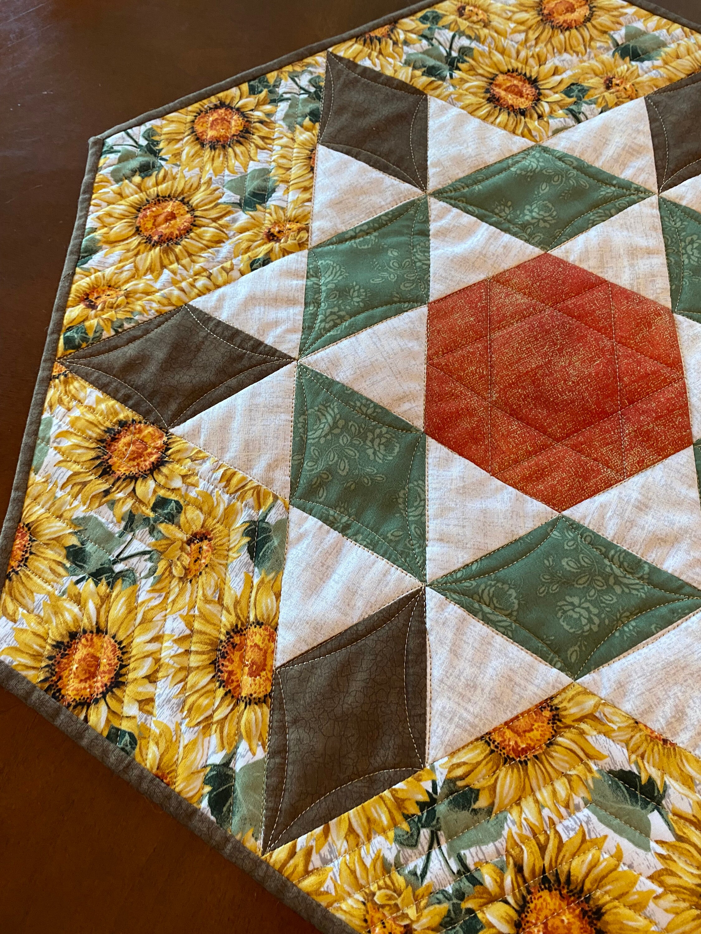 Quilted Fall Sunflower Ozark Table Topper, Hexagon Sunflower Table ...
