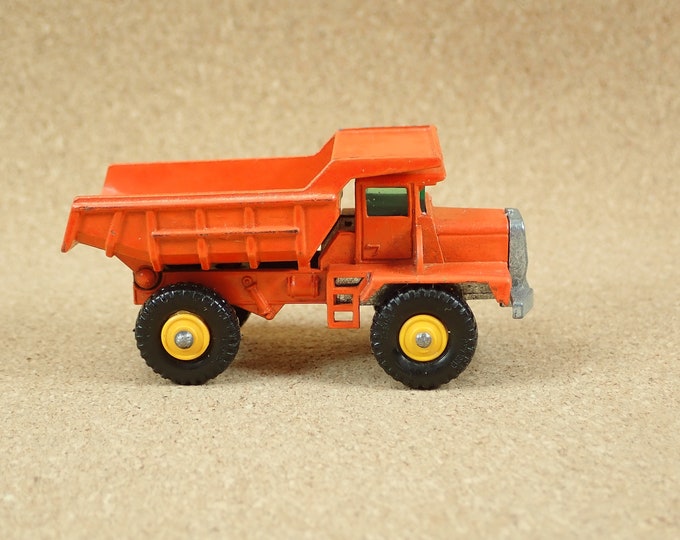 MATCHBOX No. 28 (28D) Mack Dump Truck - 1960s Orange Matchbox Lesney ...