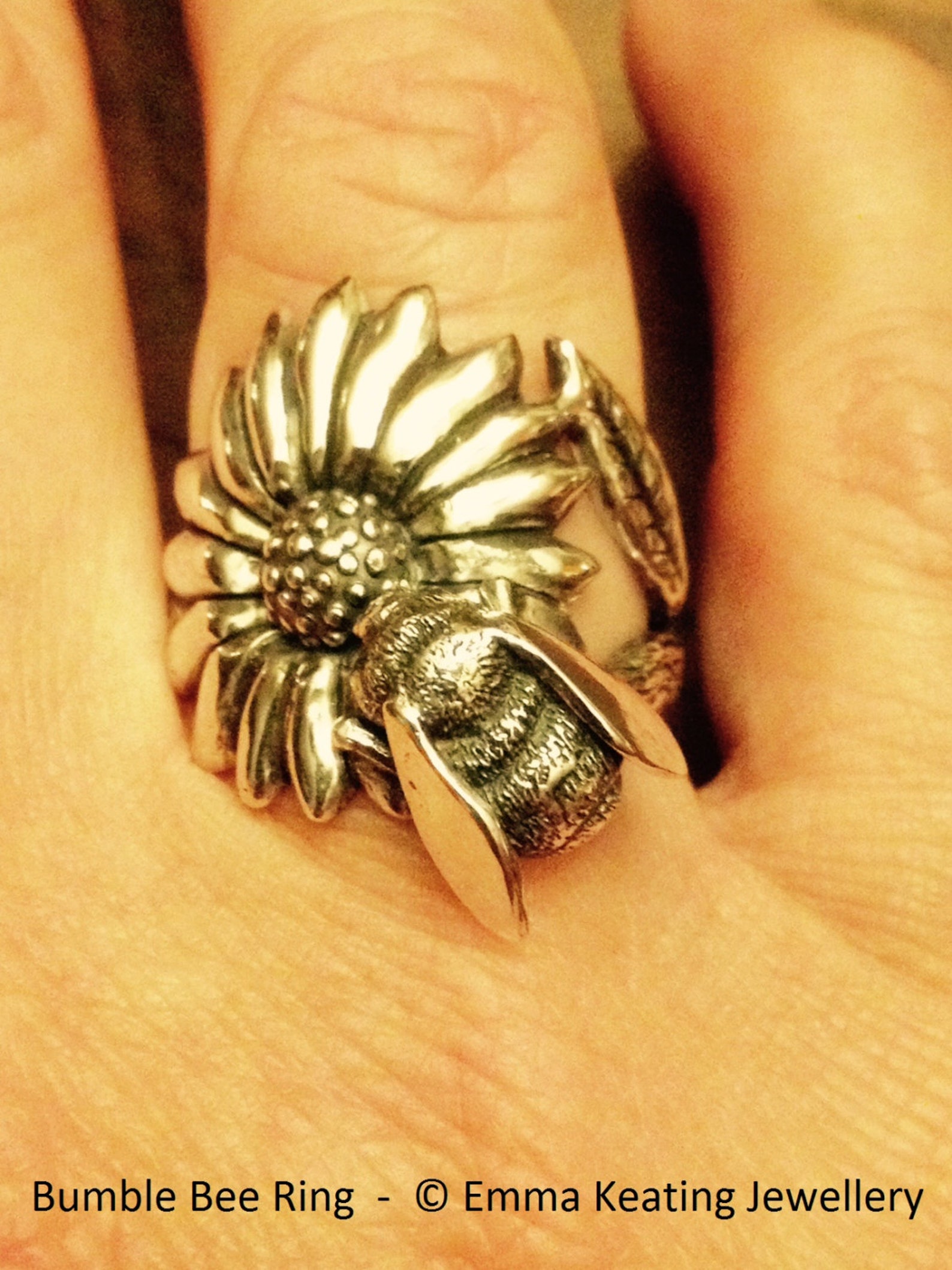 Bumble Bee Ring Silver Daisy Ring Bumble Bee and Oxeye - Etsy UK