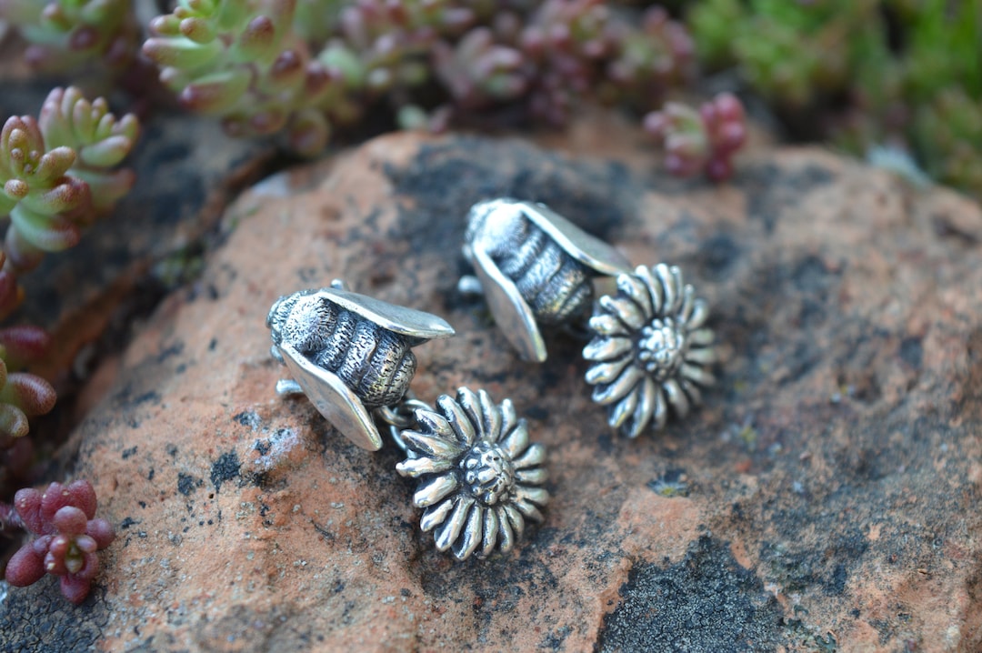 Sterling Silver Bumble Bee Cufflinks, Daisy Flower, Nature Jewelry - Etsy