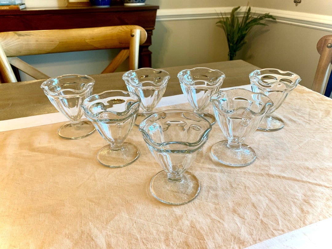 Old Fashioned Ice Cream Sundae Glasses, Fountainware Tulip Dessert ...