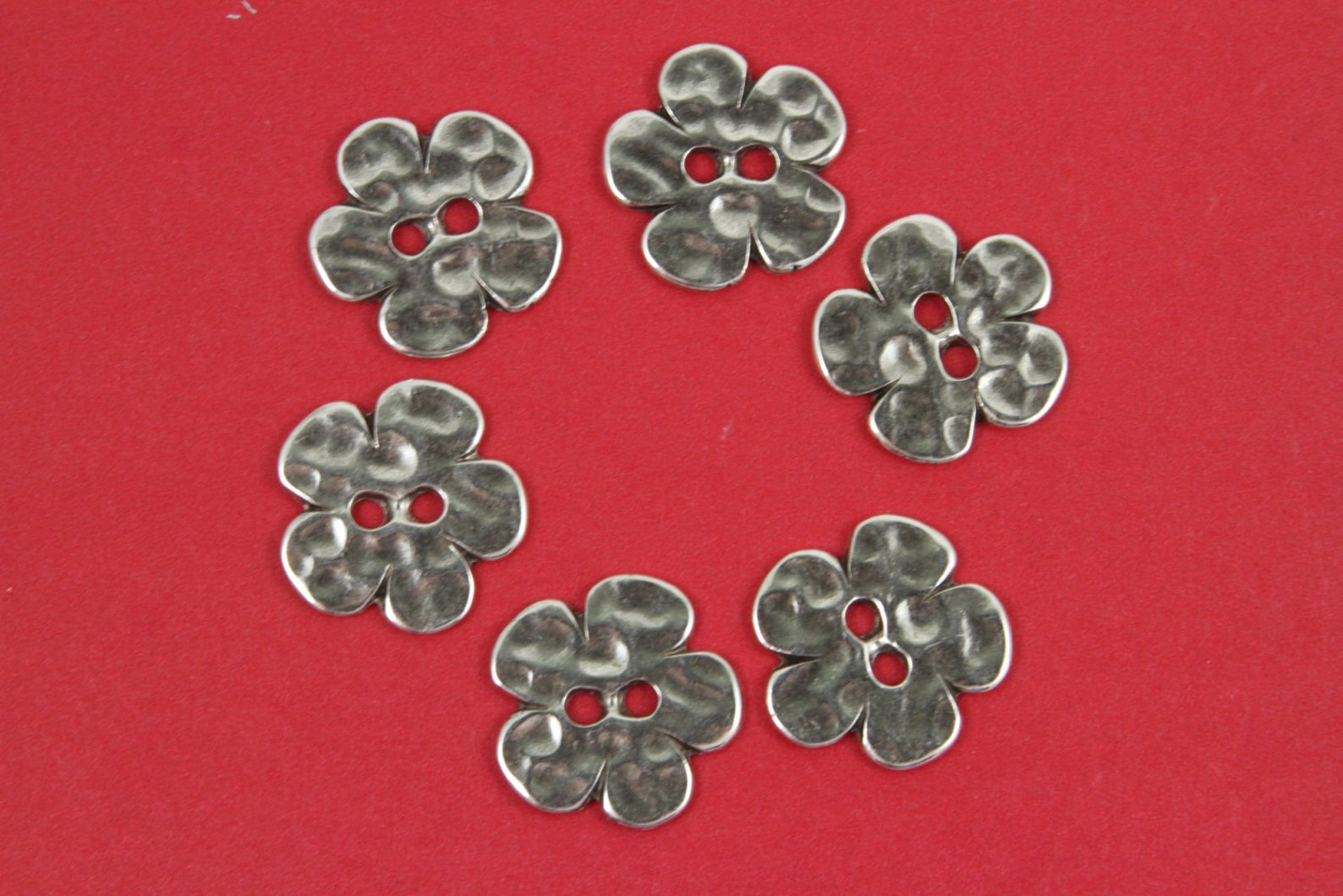 0/1 MADE in EUROPE 2 Zamak Flower Sliders, Silver Hammered Spacer ...