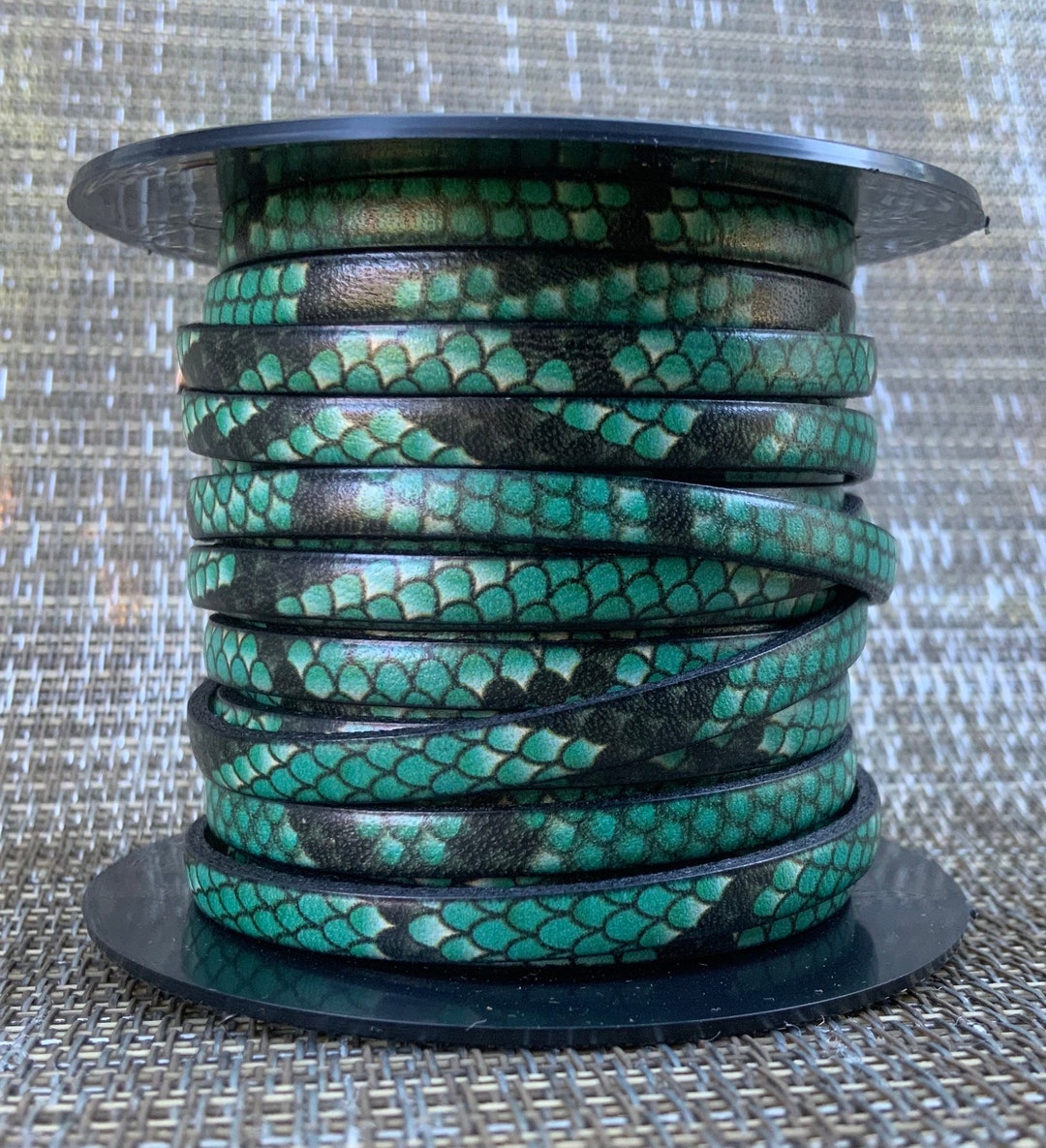MADE in EUROPE 24'' Green Python Printed Leather Cord, 5mm Flat Leather ...