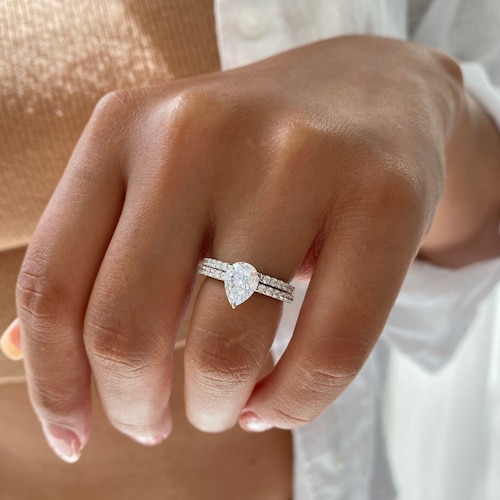 How To Wear A Wedding Ring Set The Must Read Guide Atelier Yuwa Ciao Jp