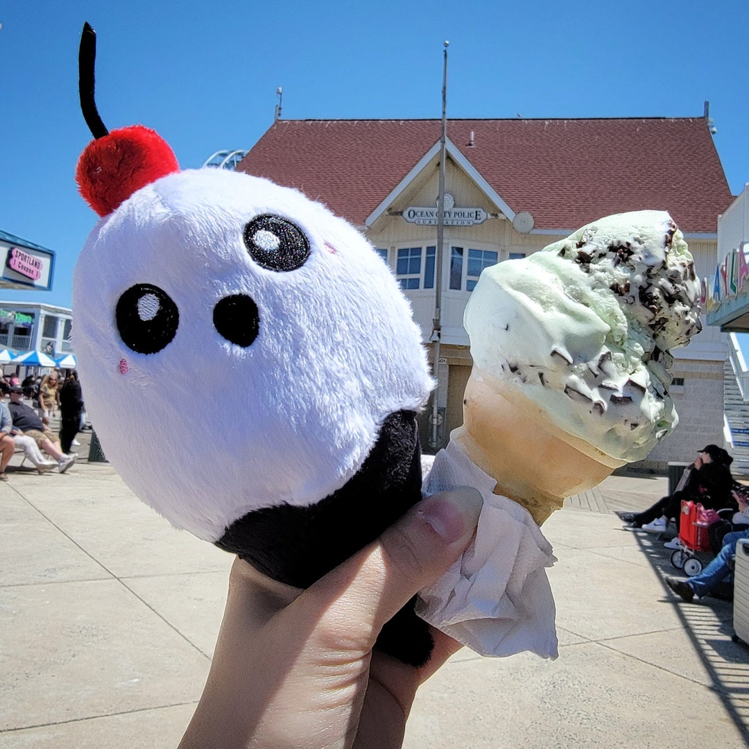 Kawaii Ghost Ice Cream Cone Plush, Cute Goth Food Pillow, Play Spooky ...