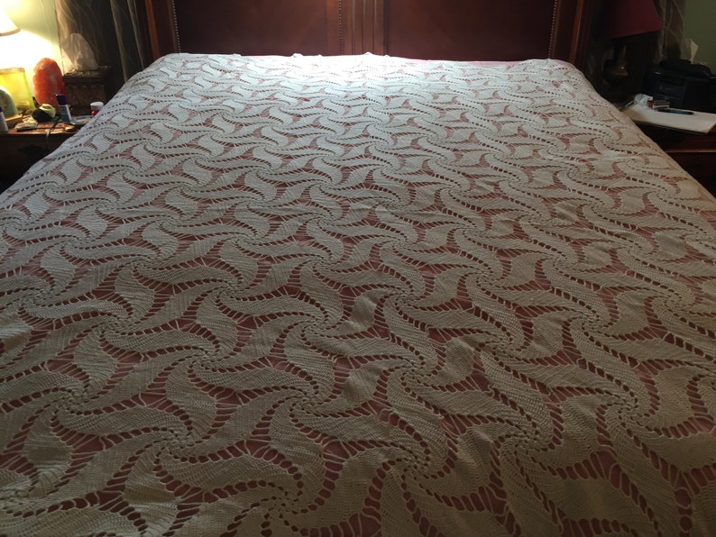 Vintage Hand Crocheted Bedspread - Etsy