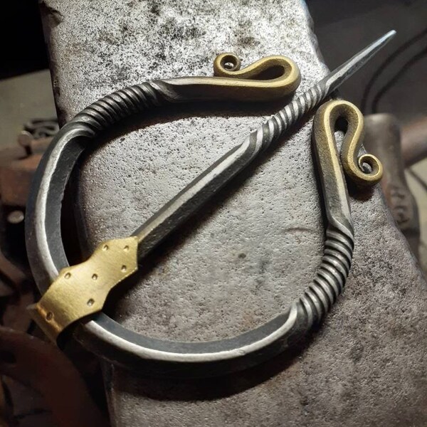 Penannular Brooch - Etsy