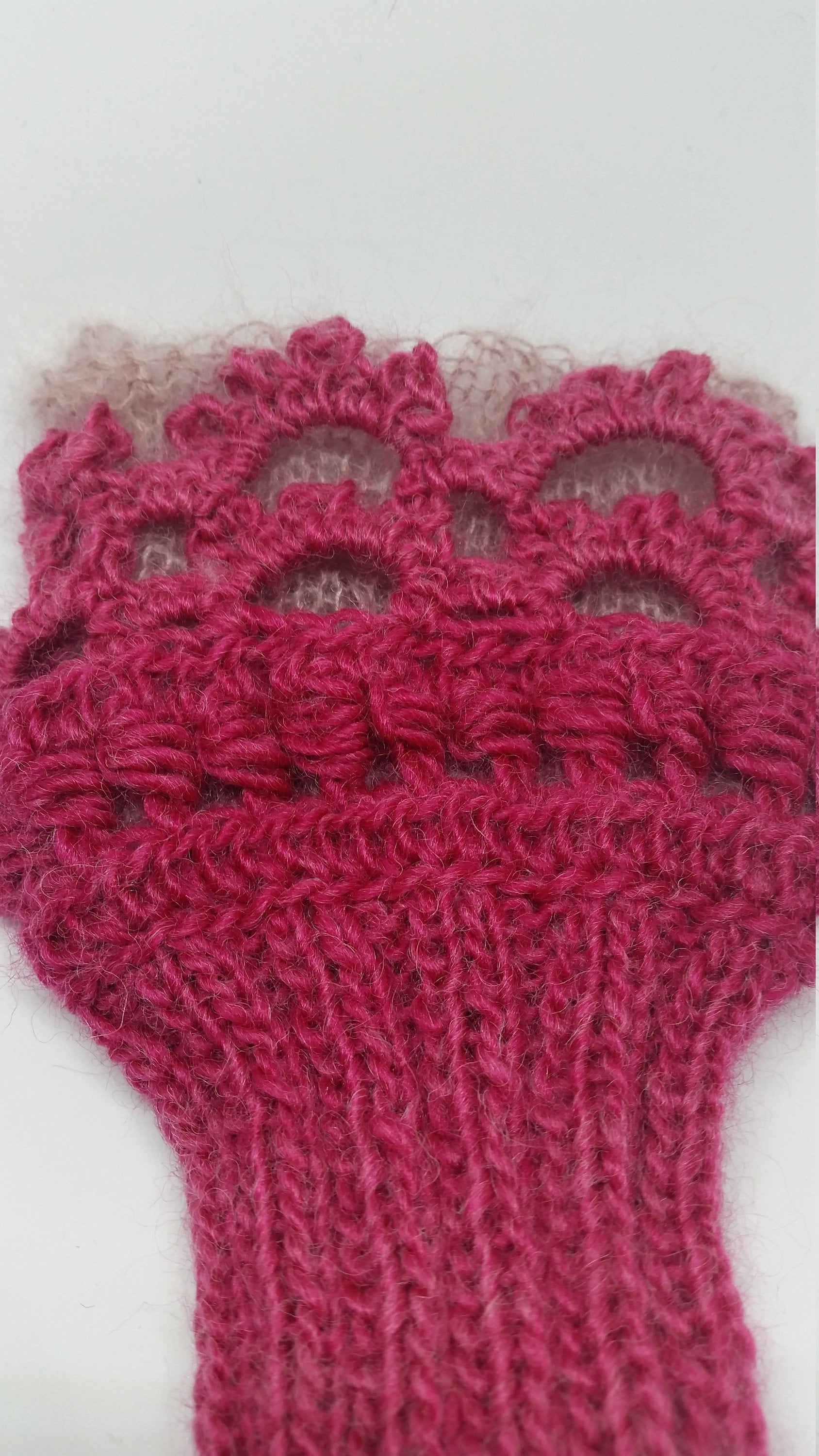 W037. Red and pink wristlets | Etsy