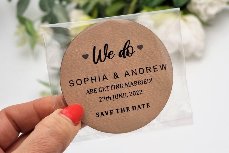 Ímã de madeira para salvar a data, ímãs de casamento personalizados ...
