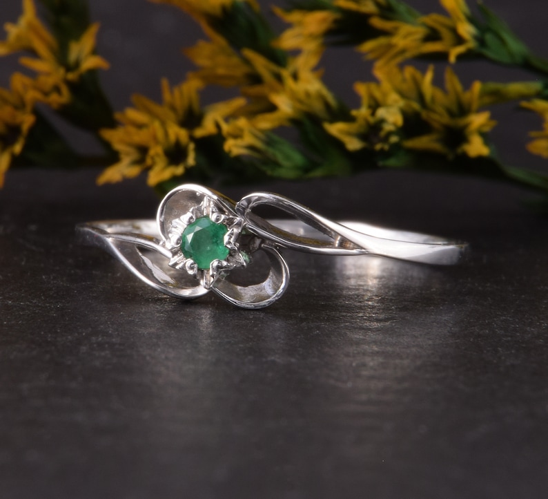 Elegant & Delicate Silver Emerald Promise Ring for Her, Small Womens ...