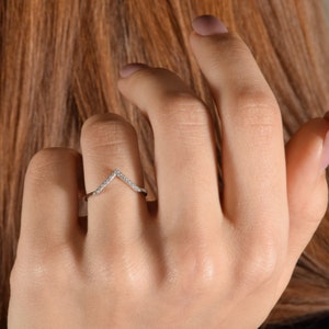 Dainty V Shaped 925 Sterling Silver Curved Wedding Band, Unique Elegant ...