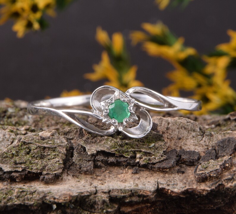 Elegant & Delicate Silver Emerald Promise Ring for Her Small - Etsy