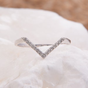 Dainty V Shaped 925 Sterling Silver Curved Wedding Band, Unique Elegant ...