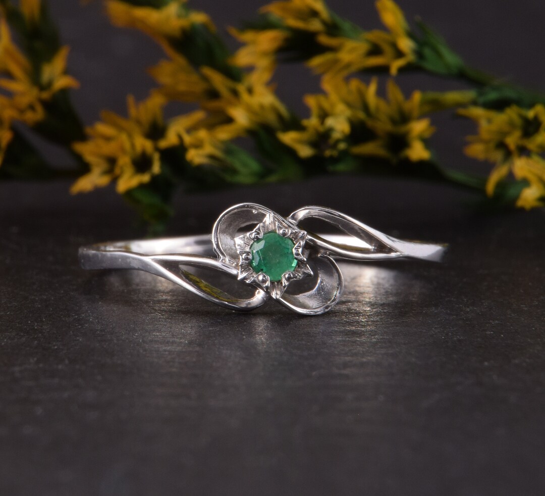 Elegant & Delicate Silver Emerald Promise Ring for Her, Small Womens ...