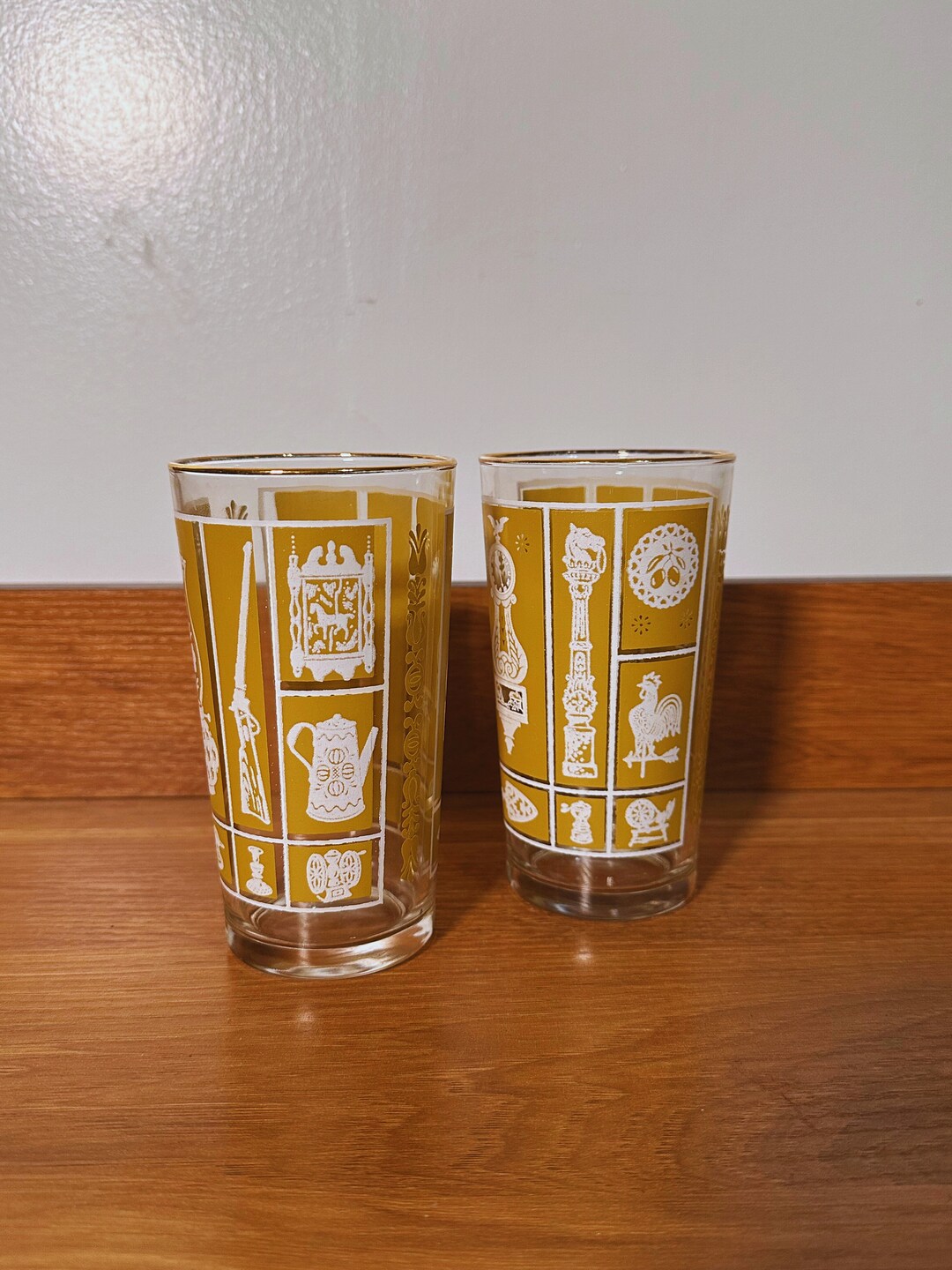 Libbey Mustard Americana Glasses Set of 2, Stencil Design, Vintage ...