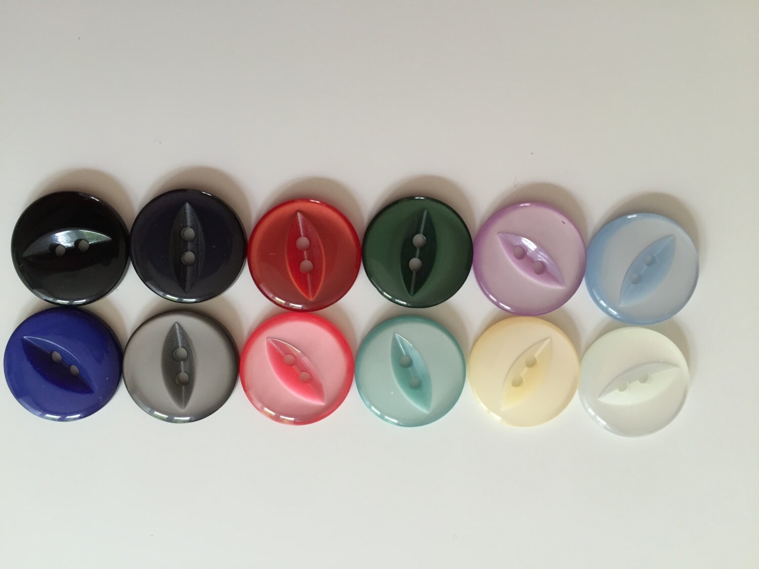 19mm Button Various Colours - Size 30L 19mm Fish Eye Buttons - Price ...