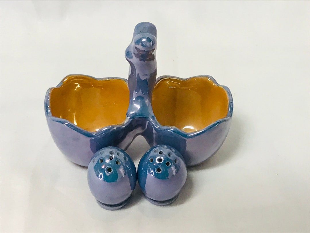 Vintage Lusterware Salt & Pepper Egg Shakers in Blue Chick Shell ...
