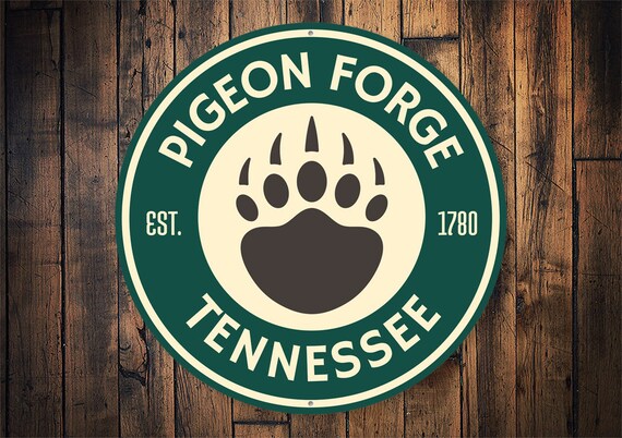 Pigeon Forge Tennessee Sign Pigeon Forge Bear Decor | Etsy