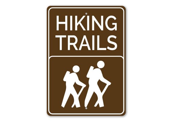 Wanderwegschild Auf Dem „Albtraufgängerweg“ Bis Zum Fuchseck