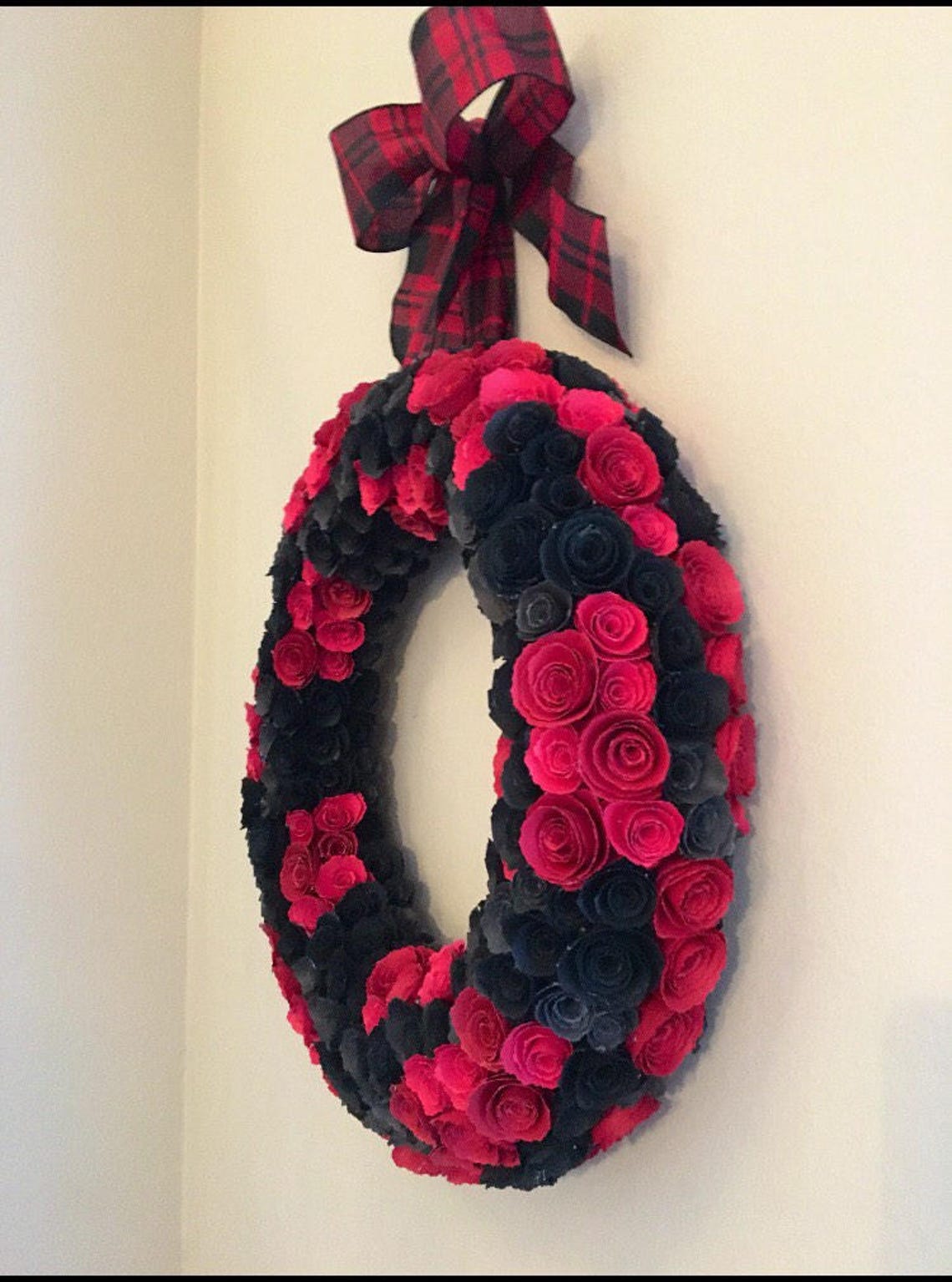 Paper Flower Wreath/red Paper Flowers/black Paper - Etsy