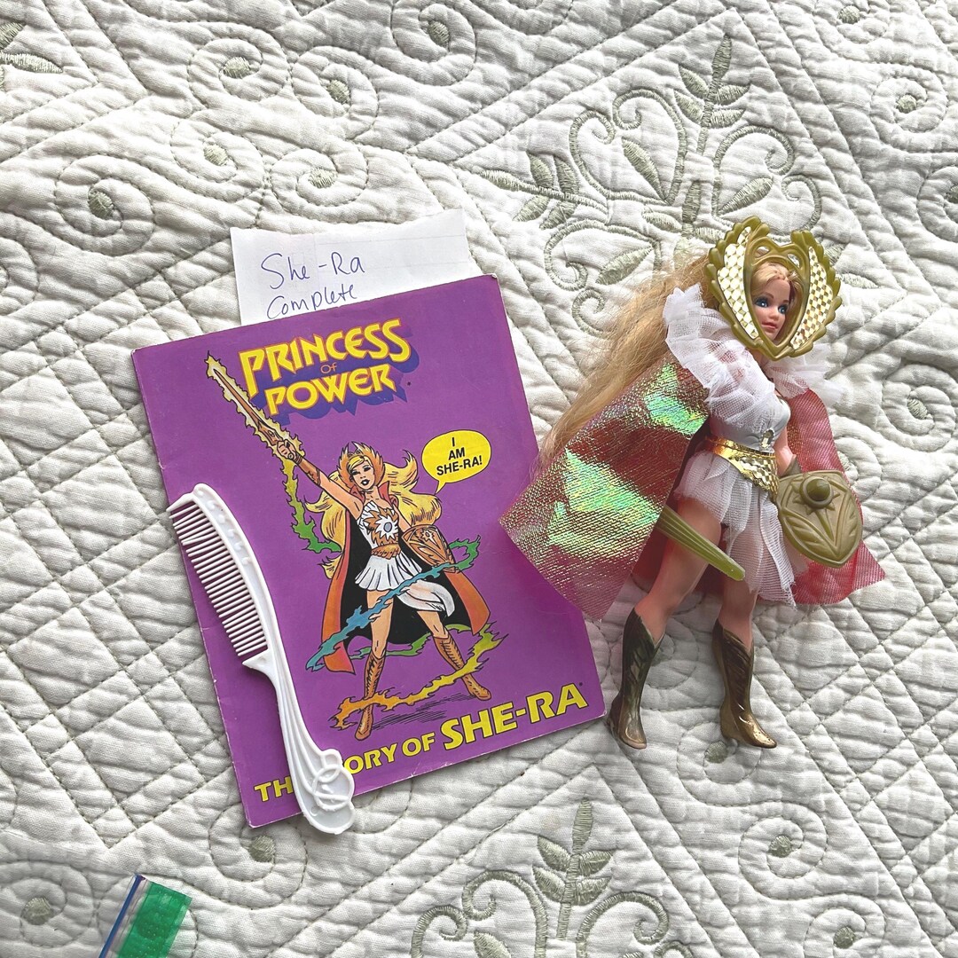She-ra Doll Complete With Mini Comic Book DAMAGE PAINT LEG Princess of ...