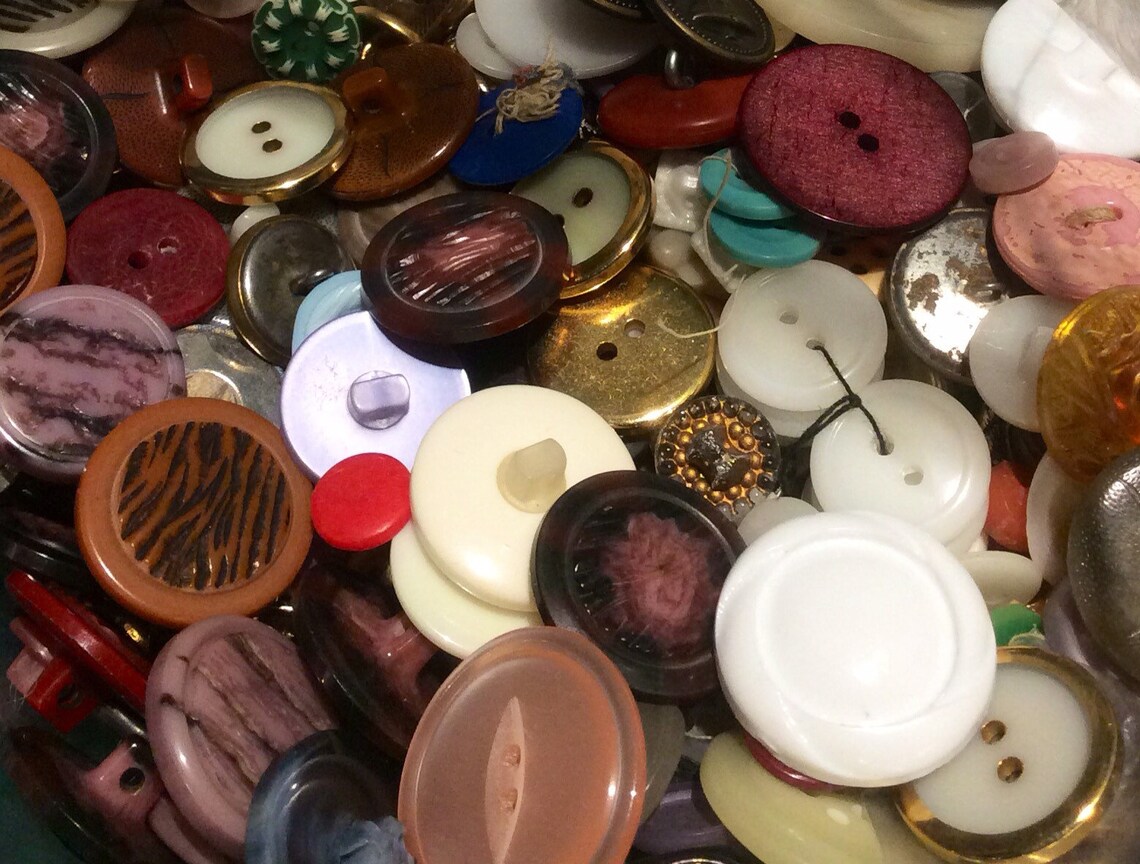 Mixed Buttons for Kids Crafts and Sewing, 100 Pc Lot of Vintage and New ...
