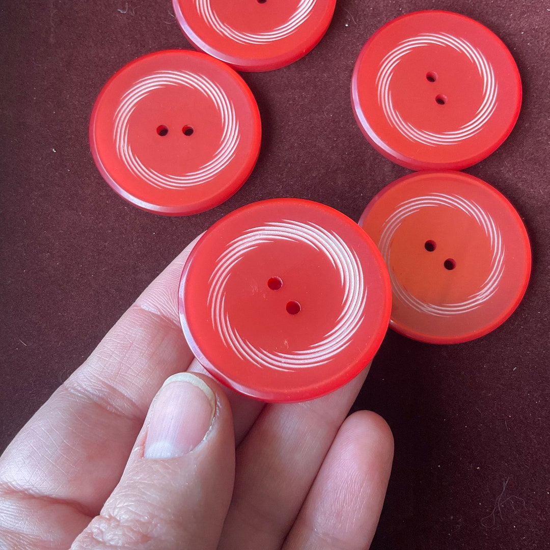 Big Red Buttons Set 5 Large Carved Sweater Matching Replacement Vintage ...