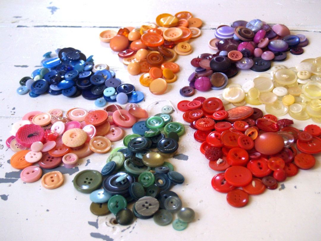 BIG Button Lot Rainbow Colors 560+ Pc Variety Pack Assorted Buttons 80 ...