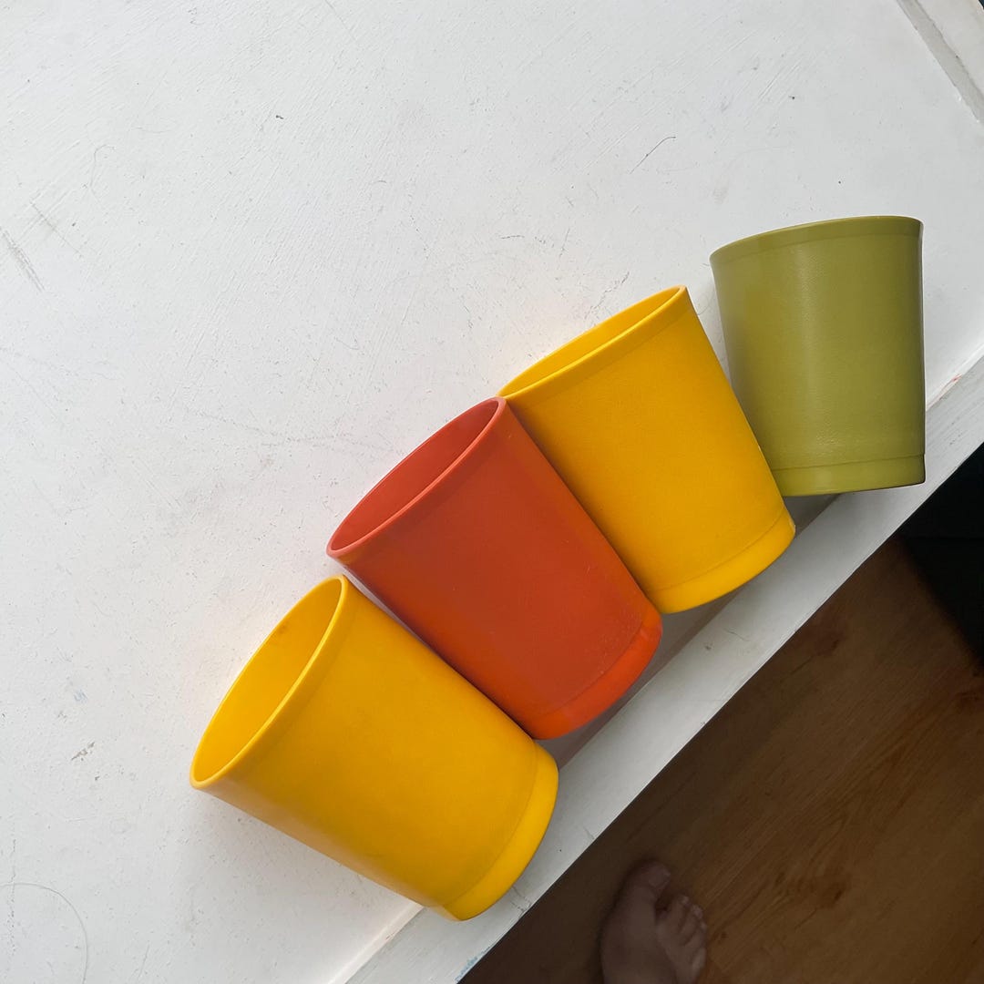 Tupperware Cups Set 4 Medium 8 Oz SEE FLAW Harvest Autumn Colors Orange ...