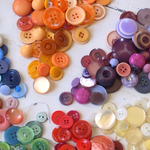 BIG Button Lot Rainbow Colors 560+ Pc Variety Pack Assorted Buttons 80 ...