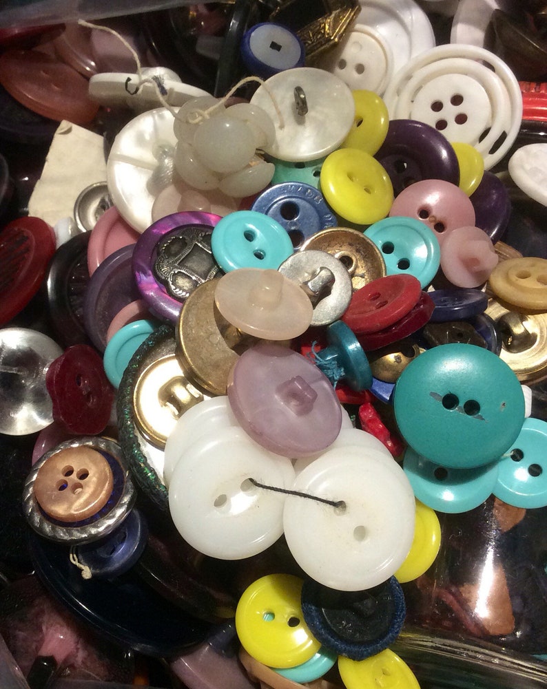 Mixed Buttons for Kids Crafts and Sewing, 100 Pc Lot of Vintage and New ...