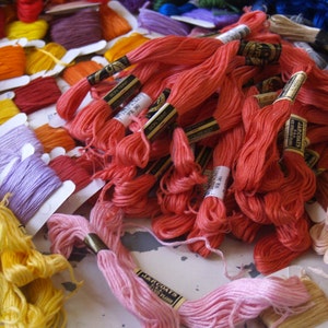 Embroidery Thread Floss Lot of 25 Skeins Vintage and New Many Different ...