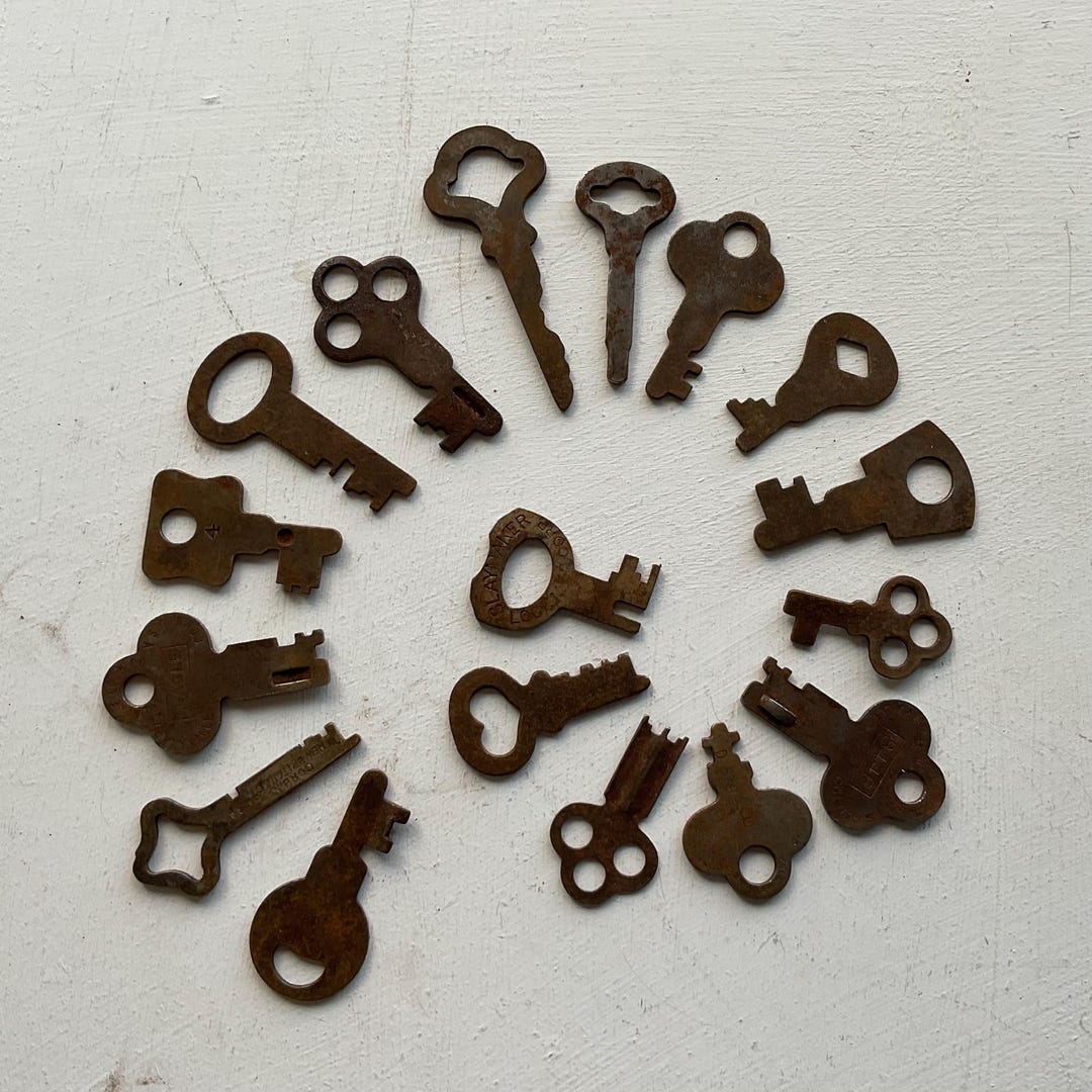 Old Key Lot of 17 Flat Keys for Locker Vintage Padlock Antique Trunk ...