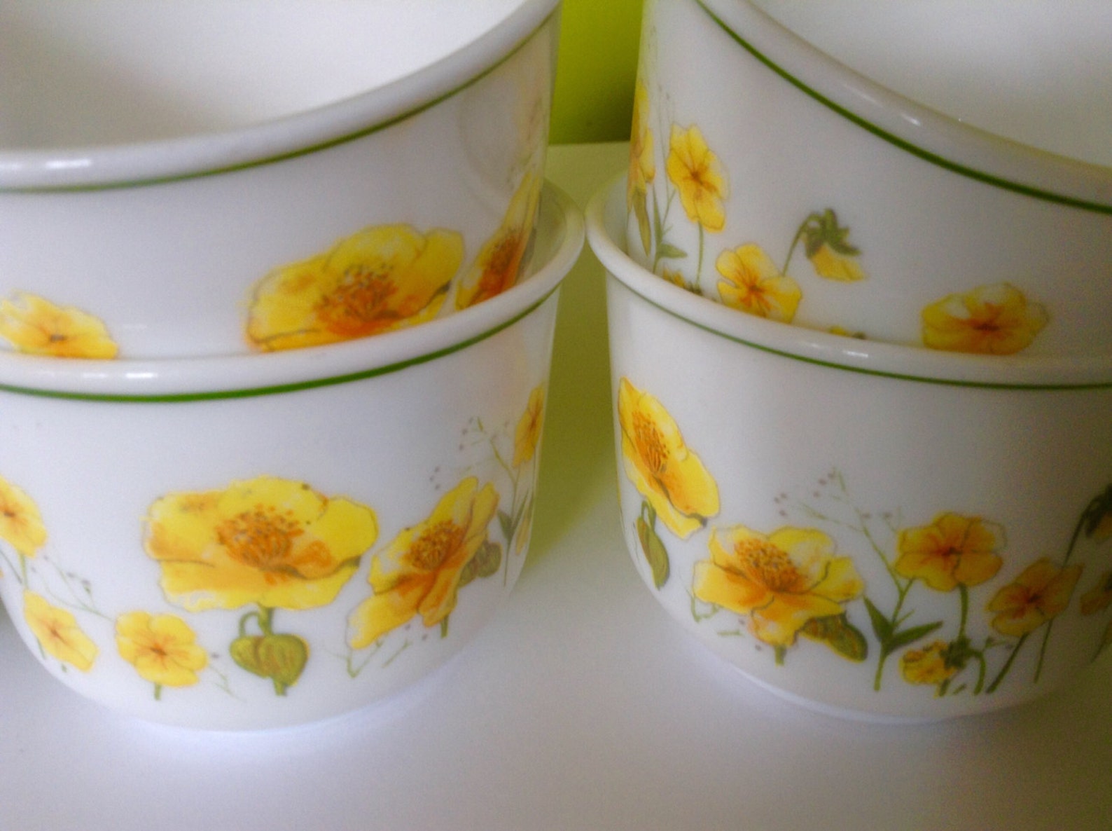 4 Arcopal Cup and Saucers Daisy Pattern France Vintage Milk Glass ...