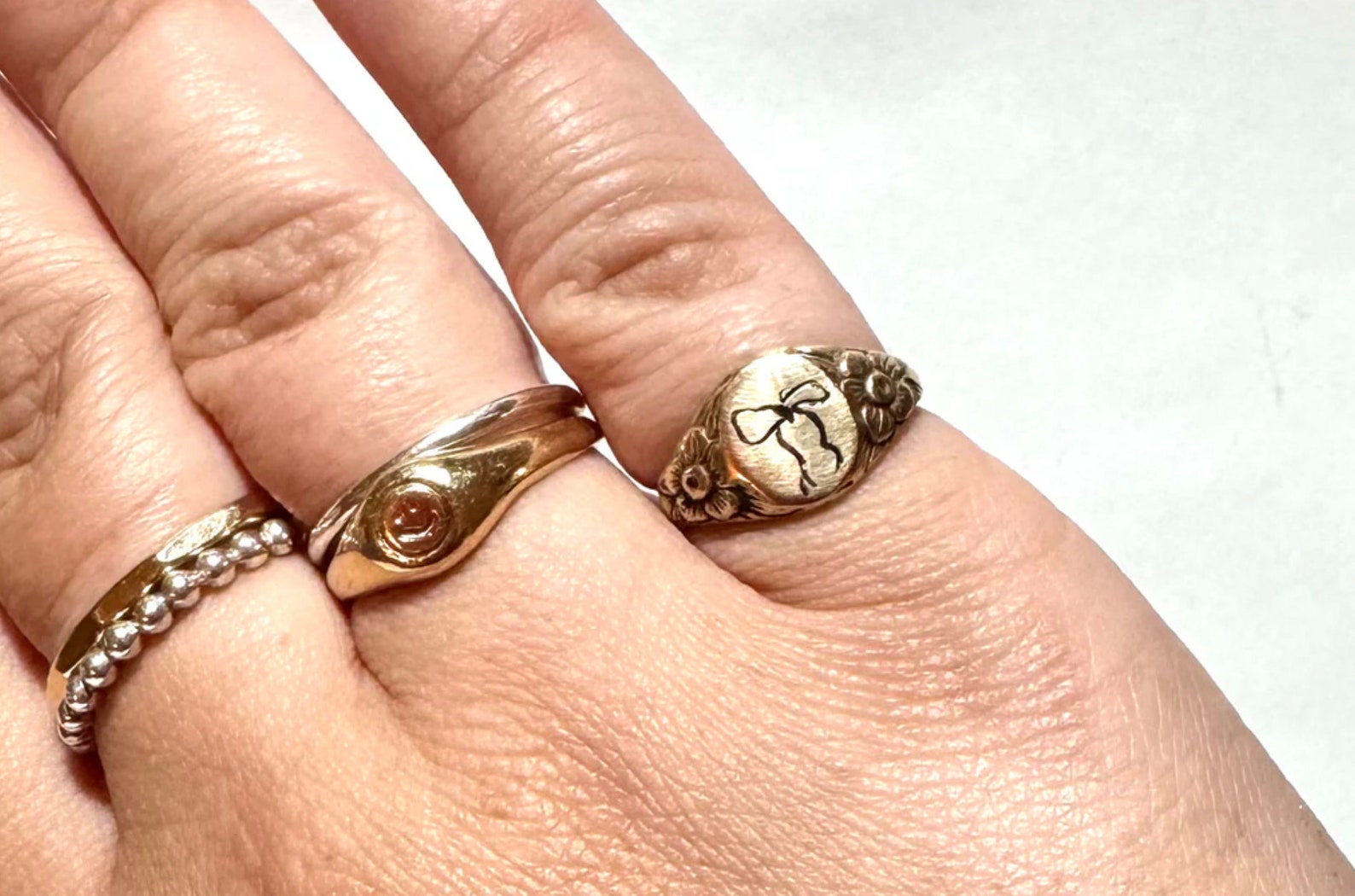 Bow and Flowers Signet Ring - Etsy
