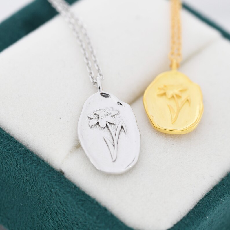 Daffodil Flower Oval Pendant Necklace in Sterling Silver | Etsy