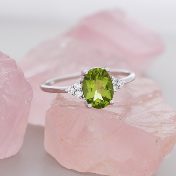 Oval Peridot Ring - Etsy