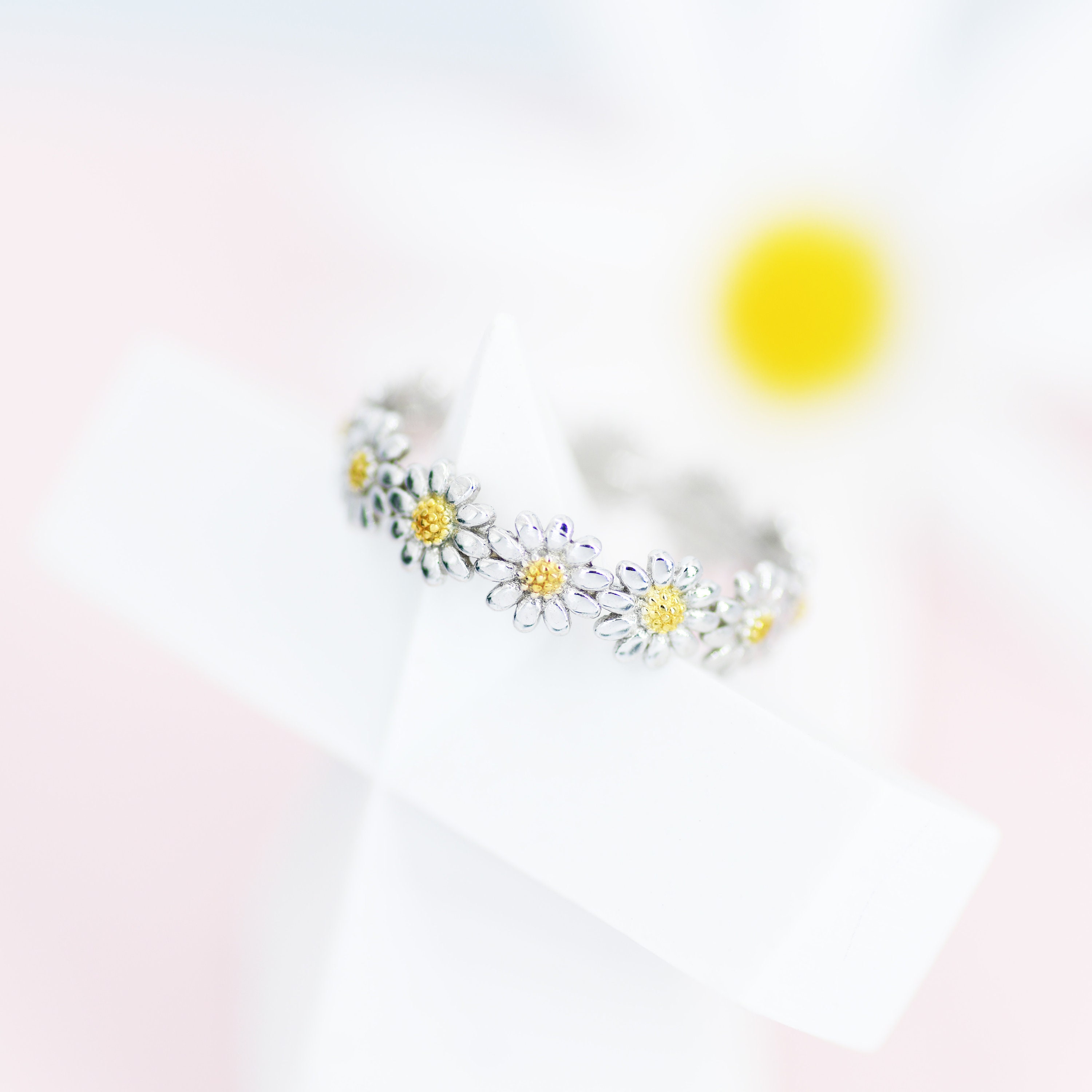 Sterling Silver Daisy Ring Two Tone Flower Infinity Band - Etsy
