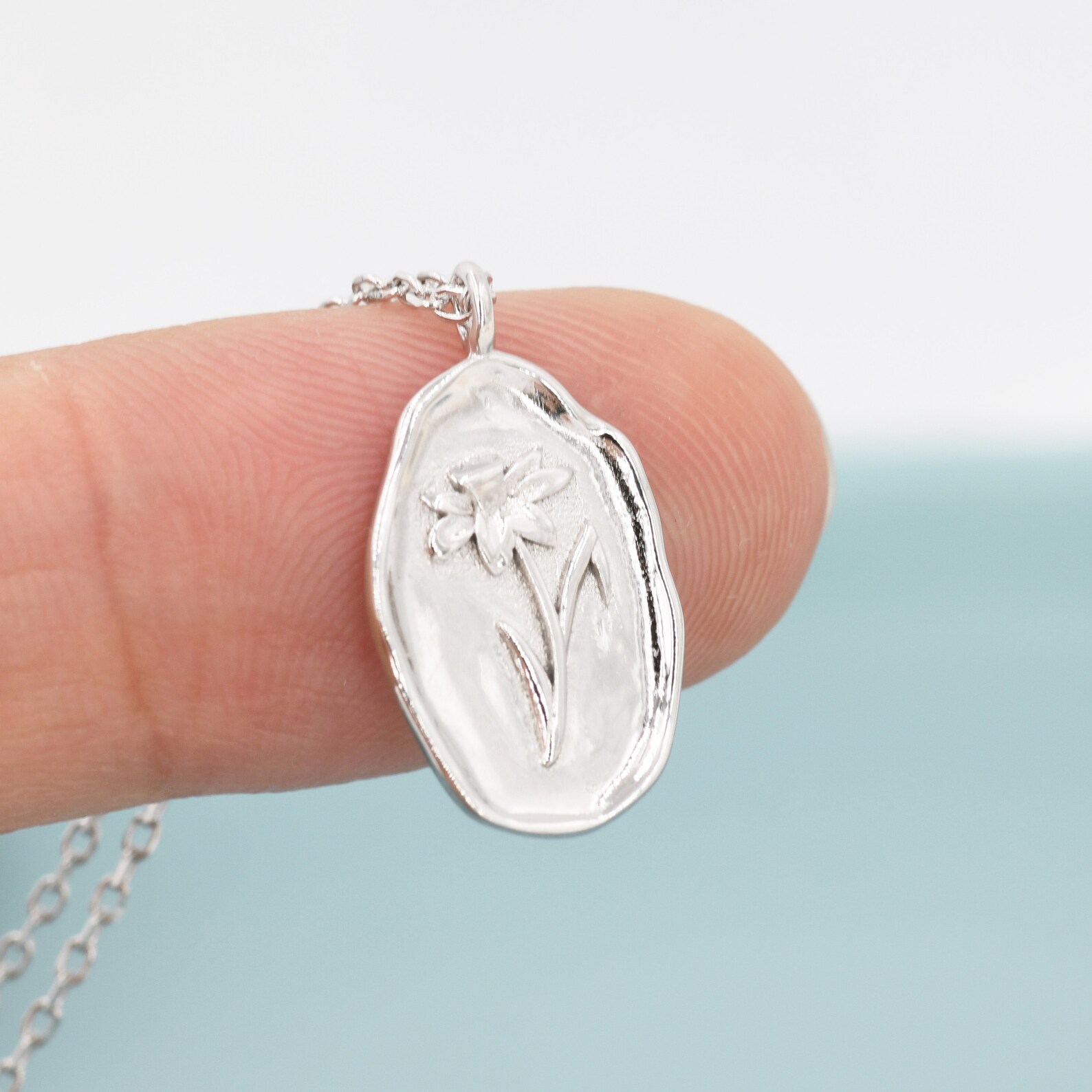 Daffodil Flower Oval Pendant Necklace in Sterling Silver | Etsy