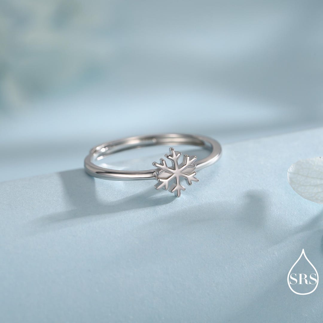 Tiny Snowflake Ring in Sterling Silver, Minimalist Winter Design ...