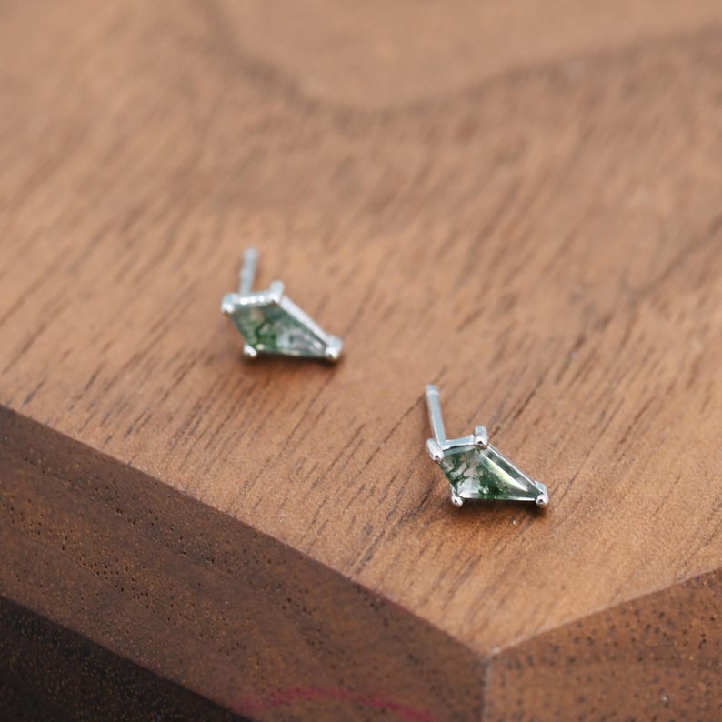 Natural Kite Cut Moss Agate Internally Threaded Flat Back Earrings in ...