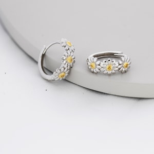 Daisy Flower Chain Huggie Hoop in Sterling Silver, Partial Gold, Flower ...