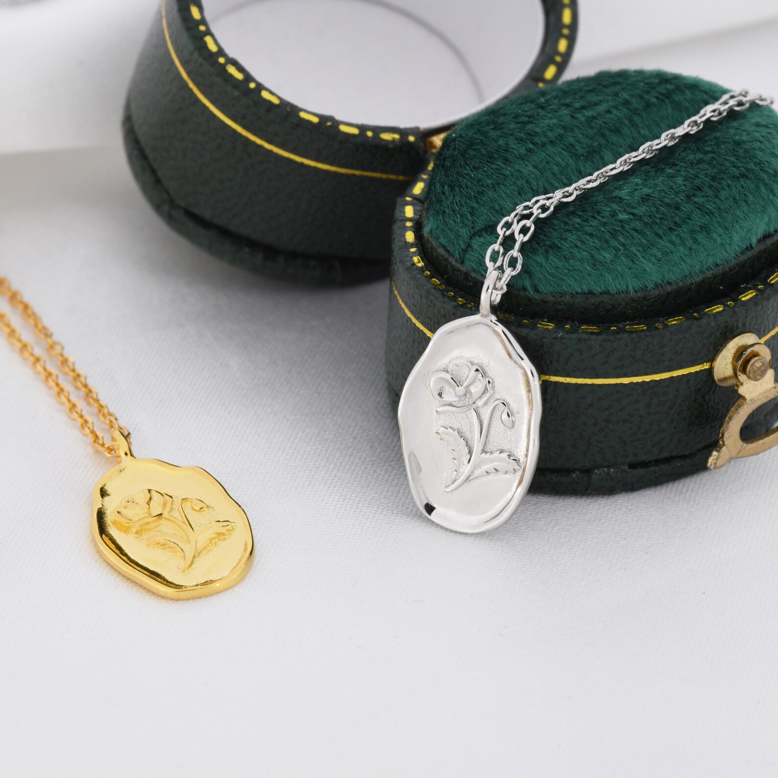 Poppy Flower Oval Pendant Necklace in Sterling Silver Silver - Etsy UK