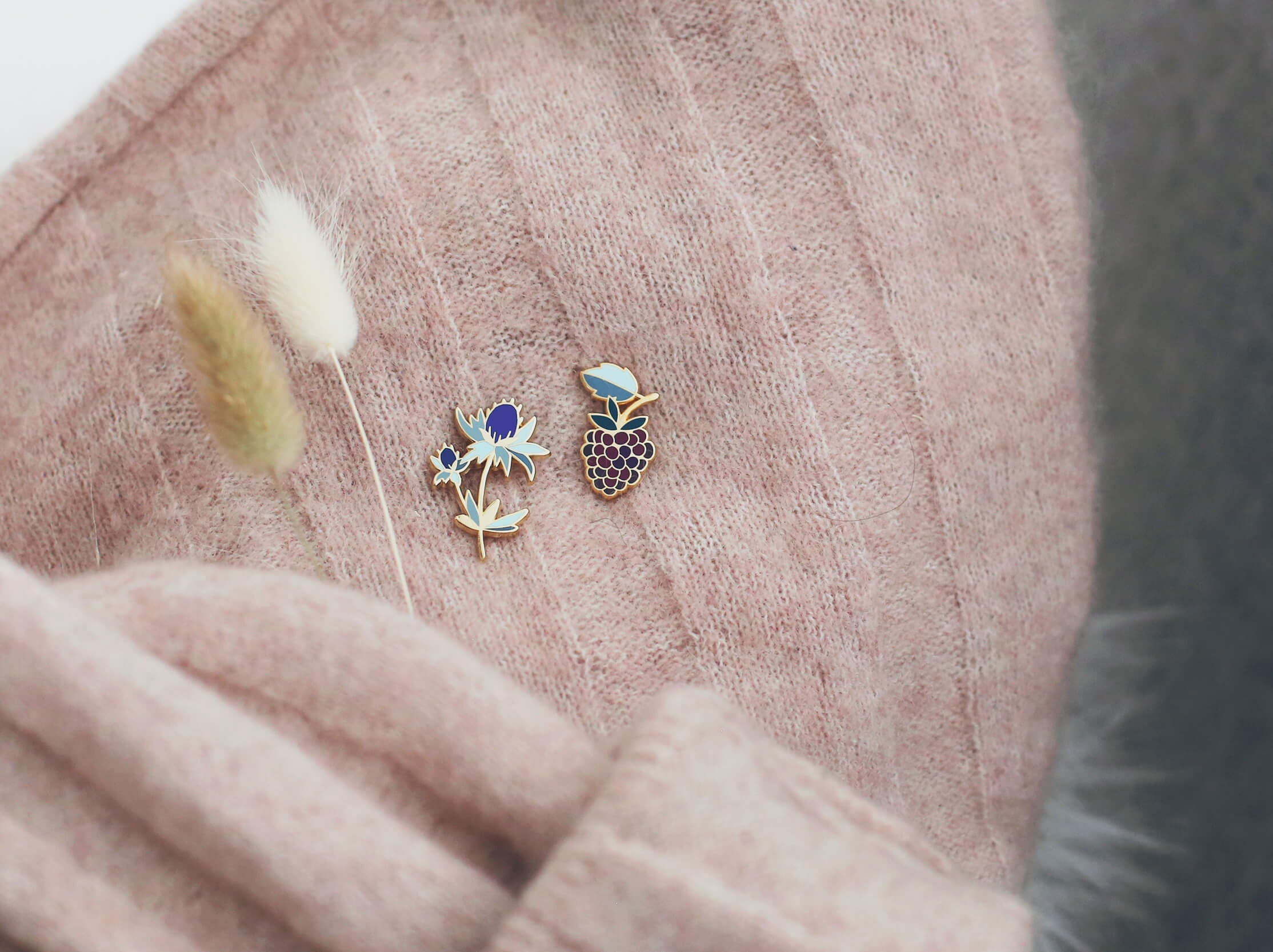 Pins Blue Thistle - Plant Enamel Lapel Pin - Badge - Enamel Pins Gold ...