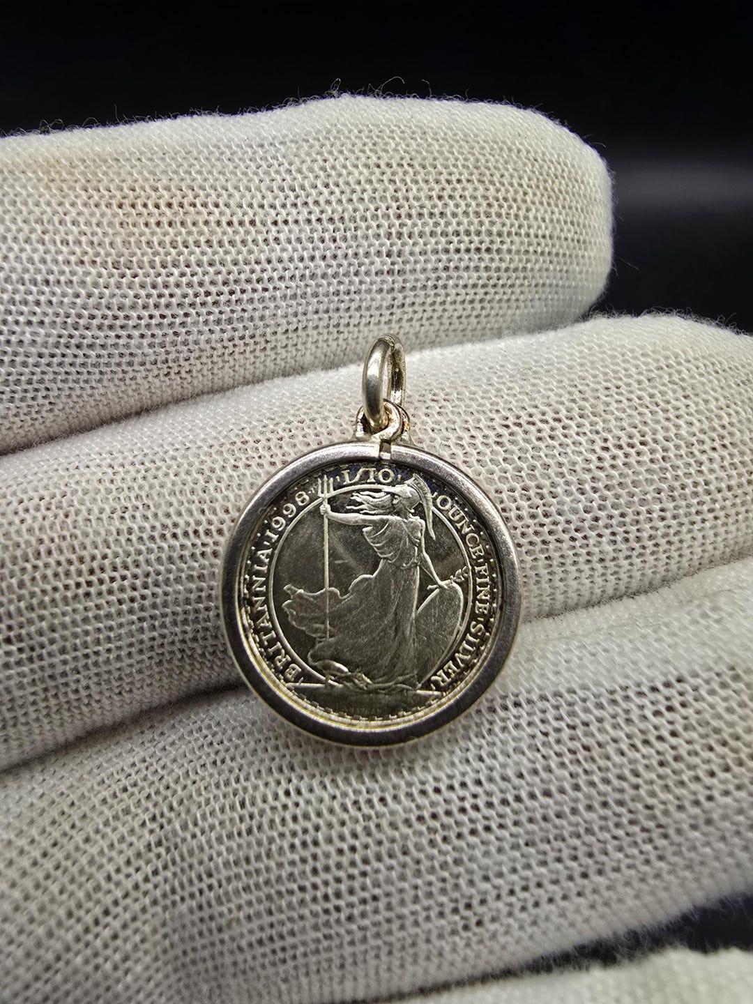 Collectable 1998 1/10 Ounce 999 Fine Silver 20 Pence Coin Queen ...