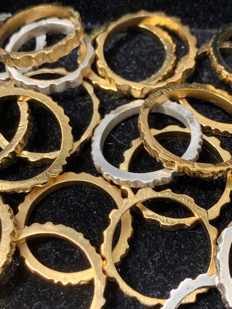 Gold Textured Stucking Band Ring. Stackable Ring. Classic Ring - Etsy